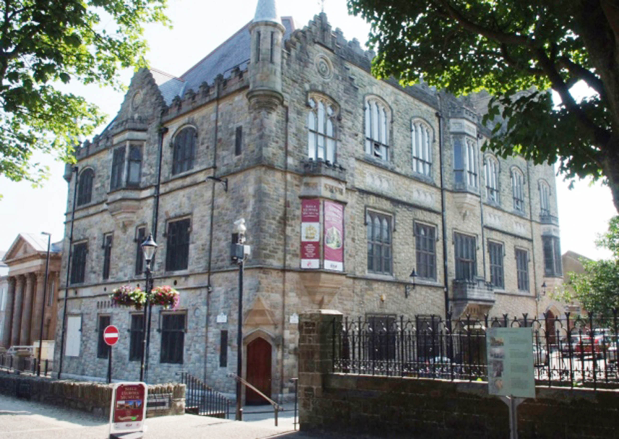 Apprentice Boys Memorial Hall | Visit Bishop Street and the Fountain